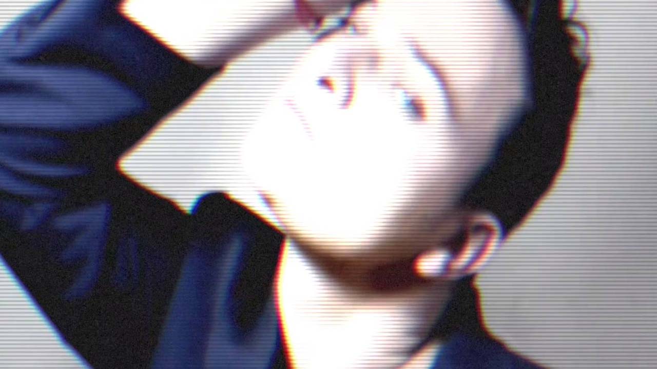 Damien Mancell dances and pop's in the Moonlight. - POPrepublic.tv